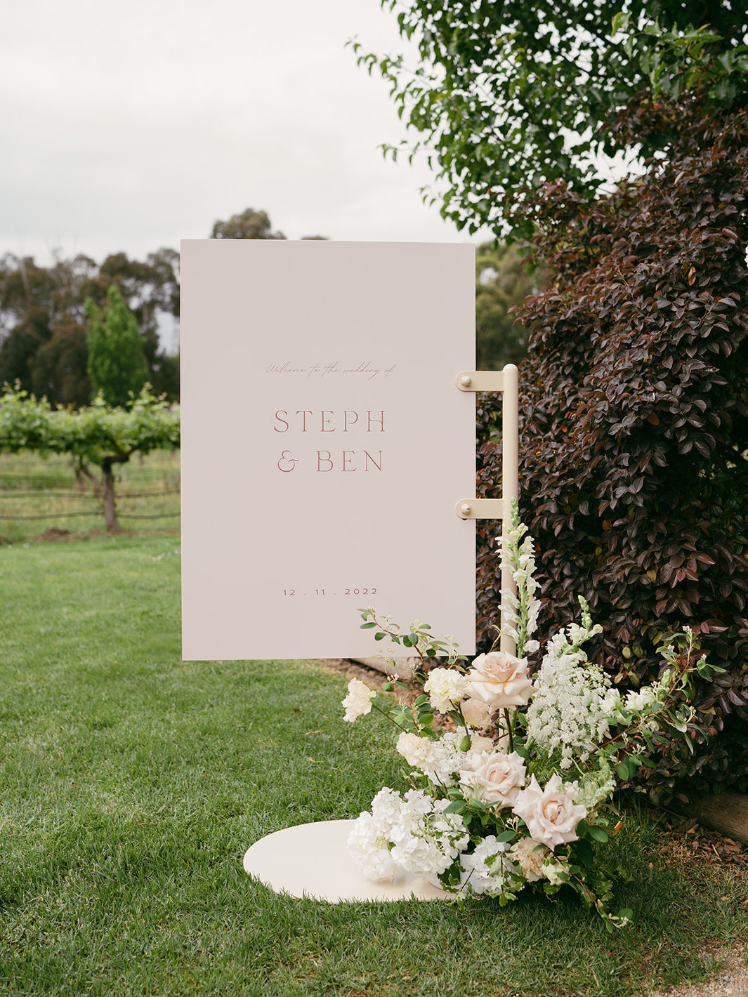 Welcome Signs – Ivory and Stone